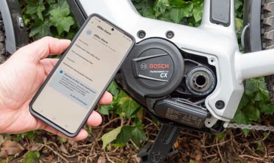 Video ️ Bosch Connect Modul als GPS-Tracker - Einbau