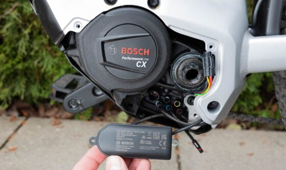 Video ️ Bosch Connect Modul als GPS-Tracker - Einbau
